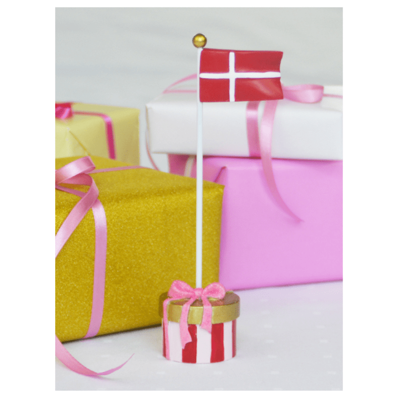 Bordflag med Stor Pakke i Pink/Rød fra Kids by Friis