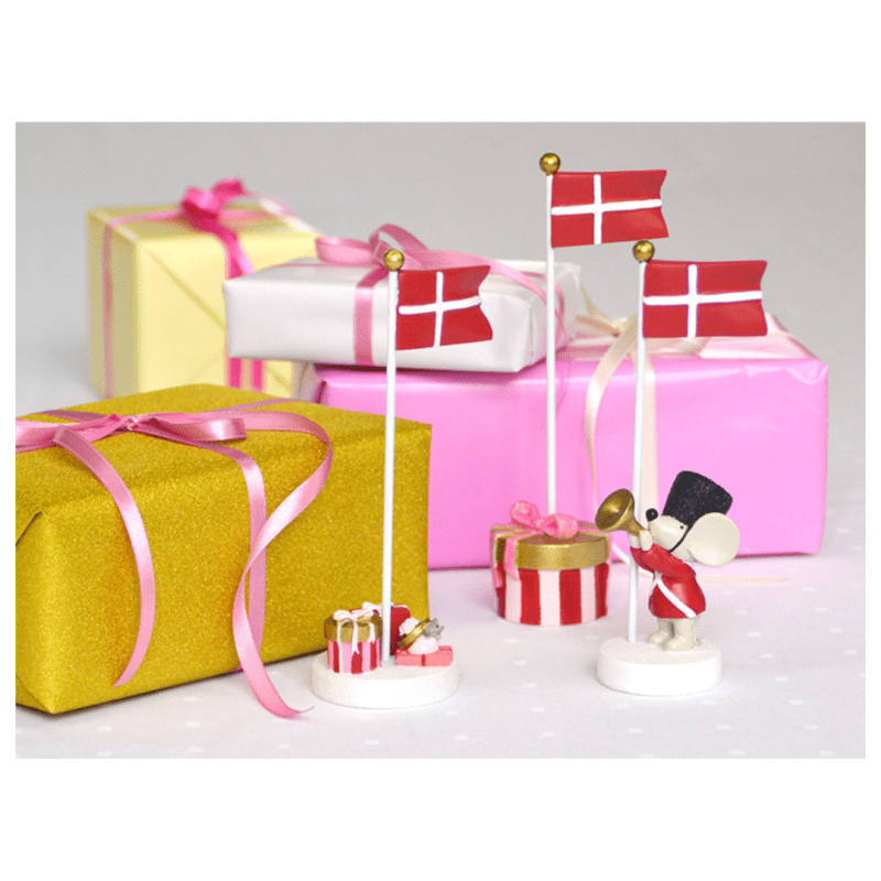 Bordflag med Stor Pakke i Pink/Rød fra Kids by Friis